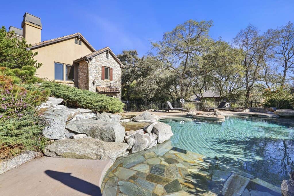 Luxury Residential Treatment Center: A Different Approach to Addiction ...